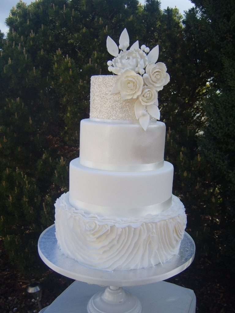 Iced Wedding Cakes - A Truly Scrumptious Cake