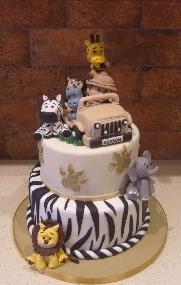 A Truly Scrumptious Cake | luxury wedding cakes| special occasion cakes